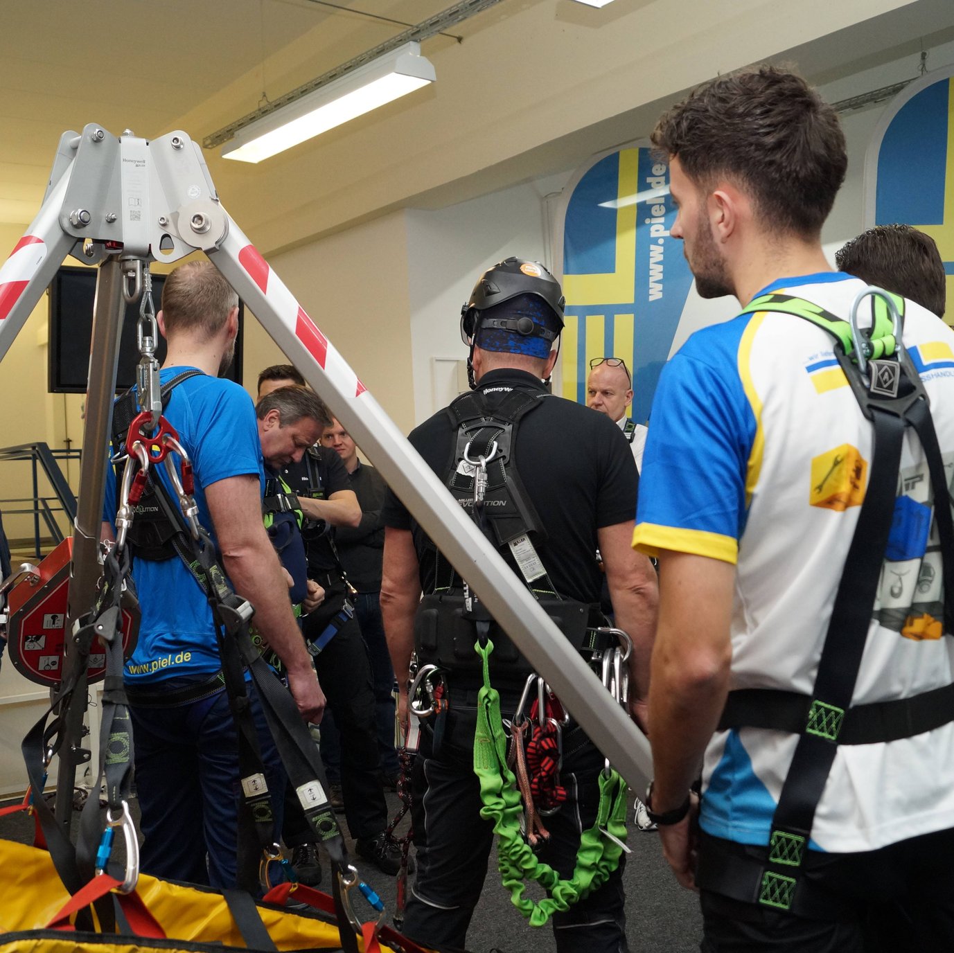 Persönliche Schutzausrüstung gegen Absturz PSA gA TRAINING 2022